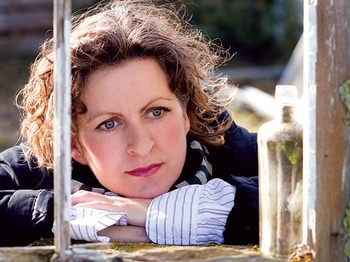 Kathleen MacInnes Tour Dates & Tickets